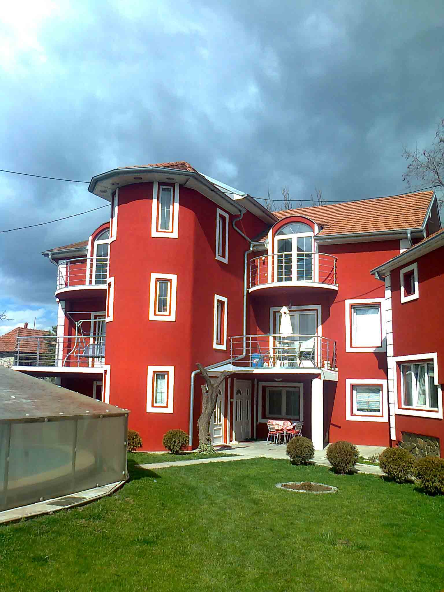 VAROLEX-ugradnja lexana i bravarija - Biznis katalog Evrope